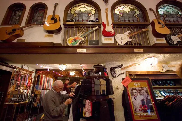 13 Memphis Landmarks Every Elvis Fan Needs To Visit – Lansky Bros.